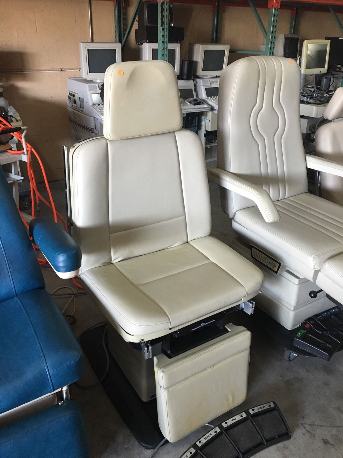 Midmark Ritter 75L Power Procedure Chair Four Function With Foot Contr ...